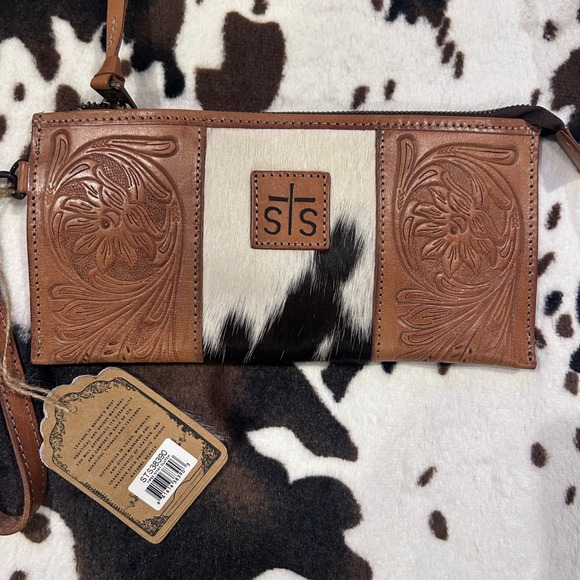 STS Ranchwear | Bags | Sts Ranchwear Brown Leather Tooled Cowhide Zip ...